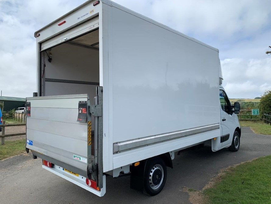 RENAULT MASTER LUTON (5) | Bartletts Service Station Isle of Wight
